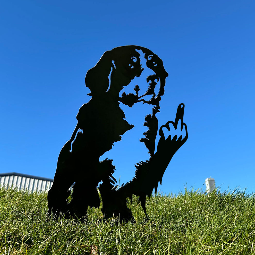 Dog metal art showing middle finger – vitmetal
